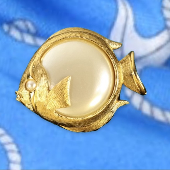 Napier | Jewelry | Napier Angel Fish Brooch Pin Huge Pearl Cabochon ...